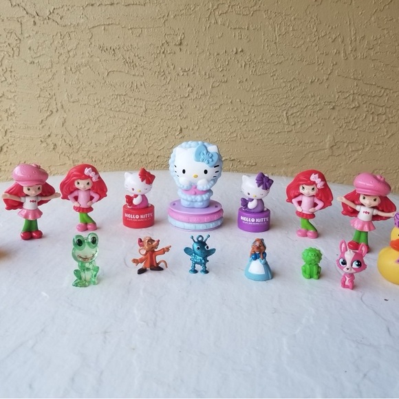 Hello Kitty | Toys | Hello Kitty Pink And Blue Action Figures Playset ...